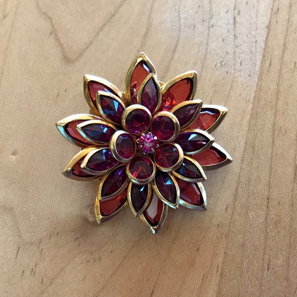 Avon | Jewelry | Vintage Avon Brooch | Poshmark
